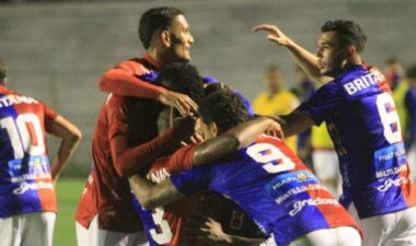 Paraná Clube goleia Oeste e encosta no G4 da Série B - Federação ...